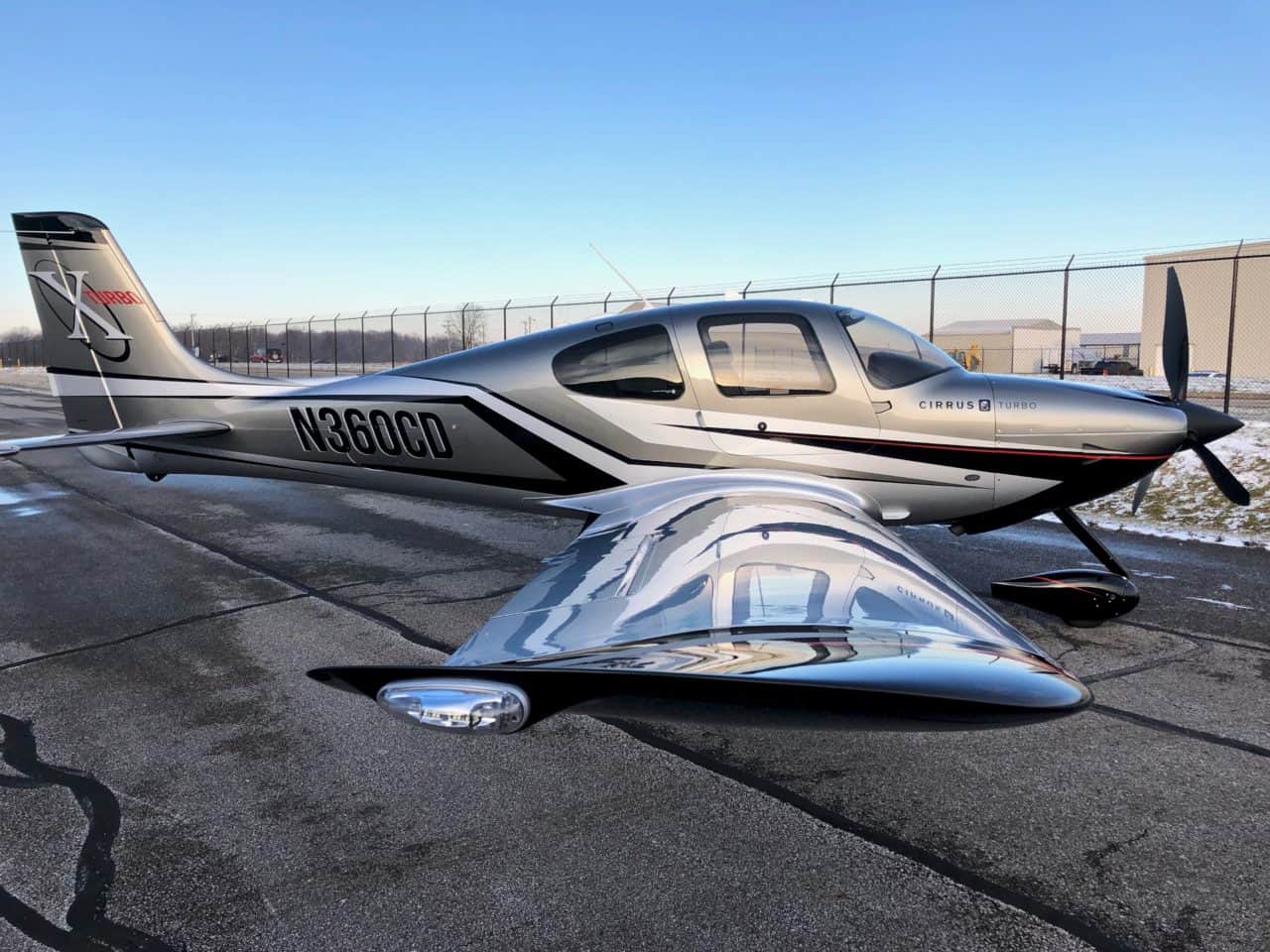 Custom paint with no decals for this 2010 SR22 - Aircraft Restoration ...
